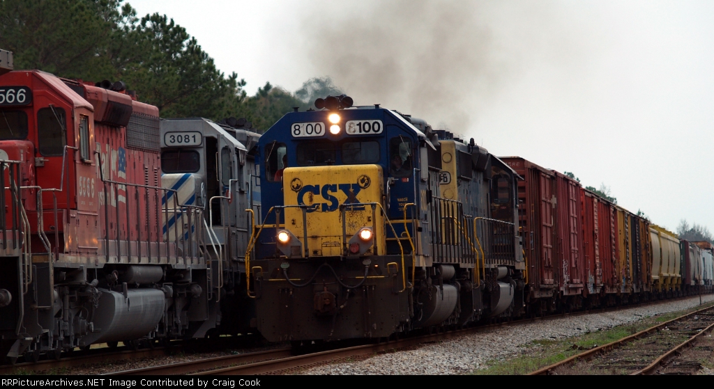 CSXT 8100 passing 8 Locomotive move, A773/The Rocket